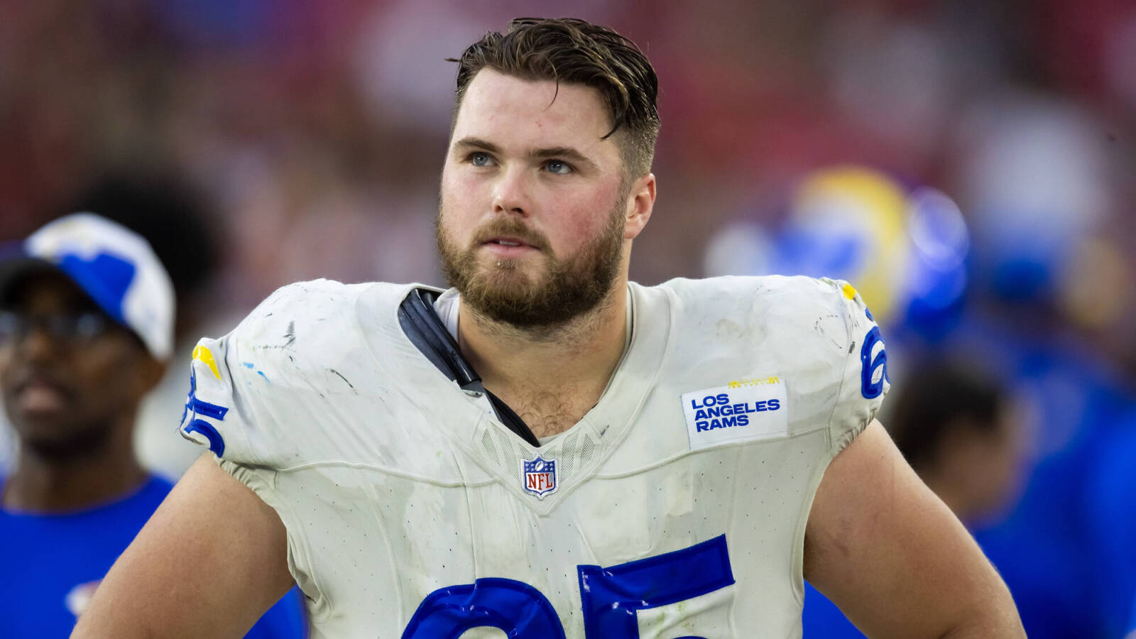 Longtime Rams center joins NFC North squad | Yardbarker