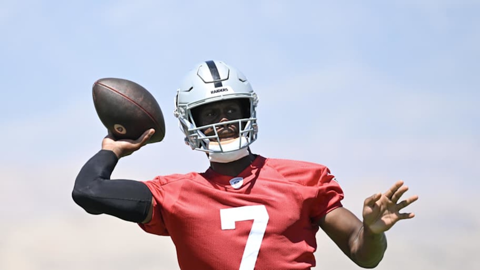 Raiders' Smith is One of the NFL's Best Quarterbacks | Yardbarker