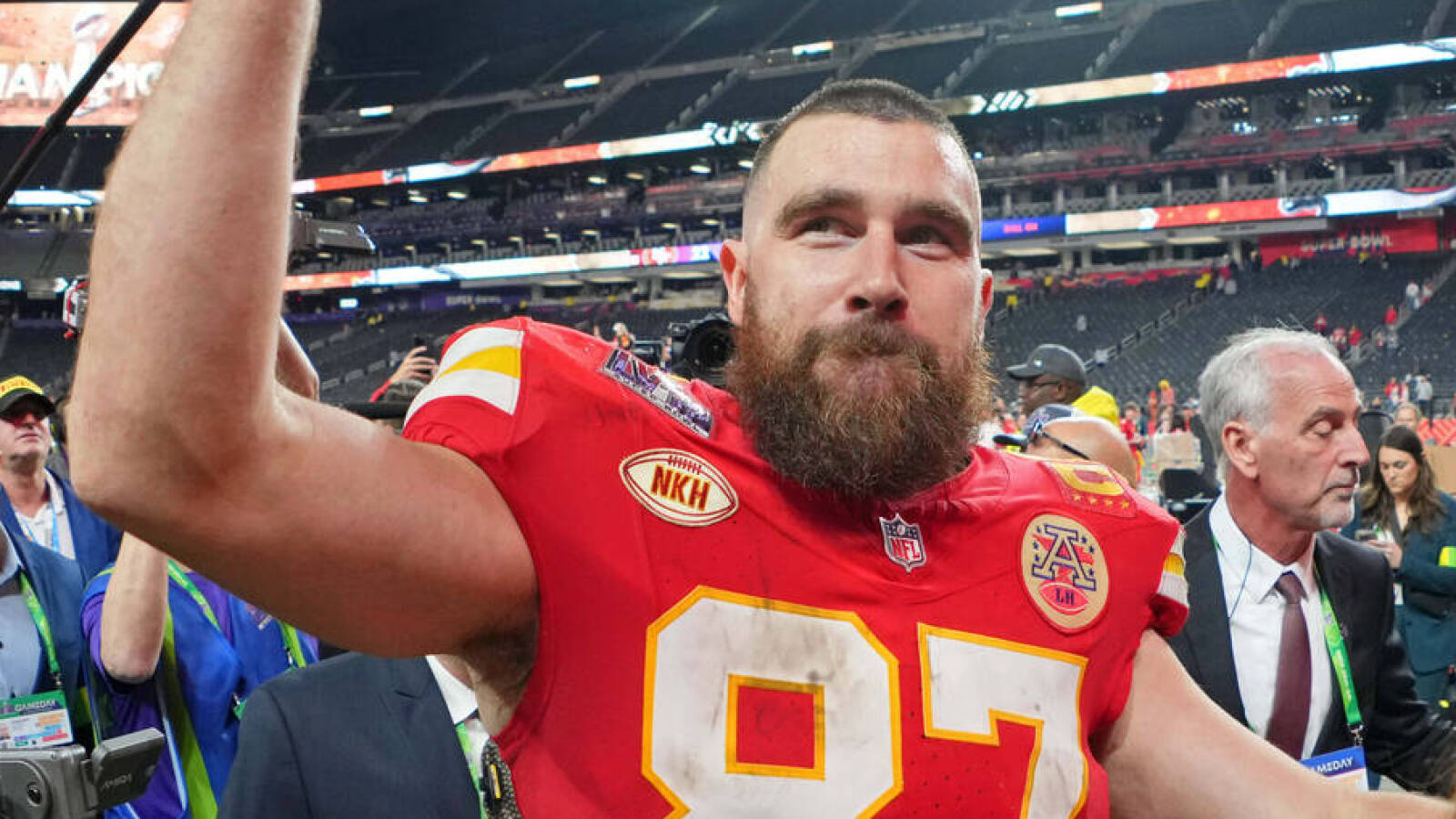 Details emerge about Kelce's contract extension with Chiefs | Yardbarker
