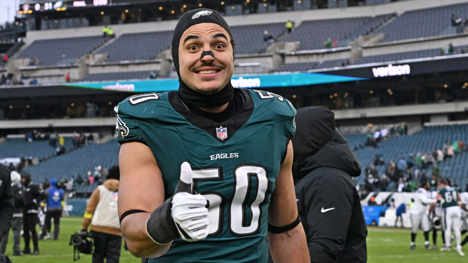 Jaelan Phillips, Nakobe Dean Want To Stay With Eagles | Yardbarker