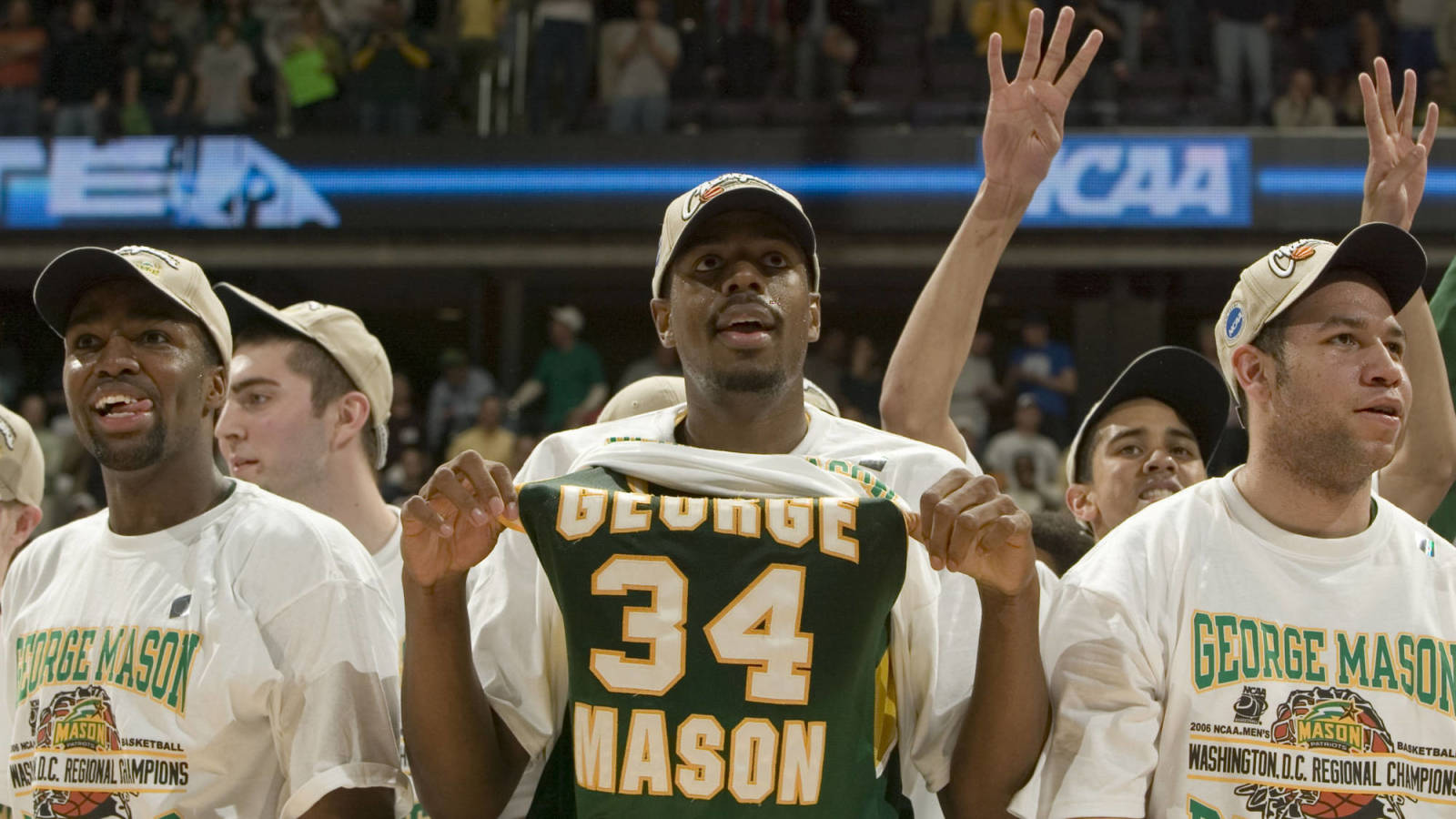 The 25 best Elite Eight moments | Yardbarker