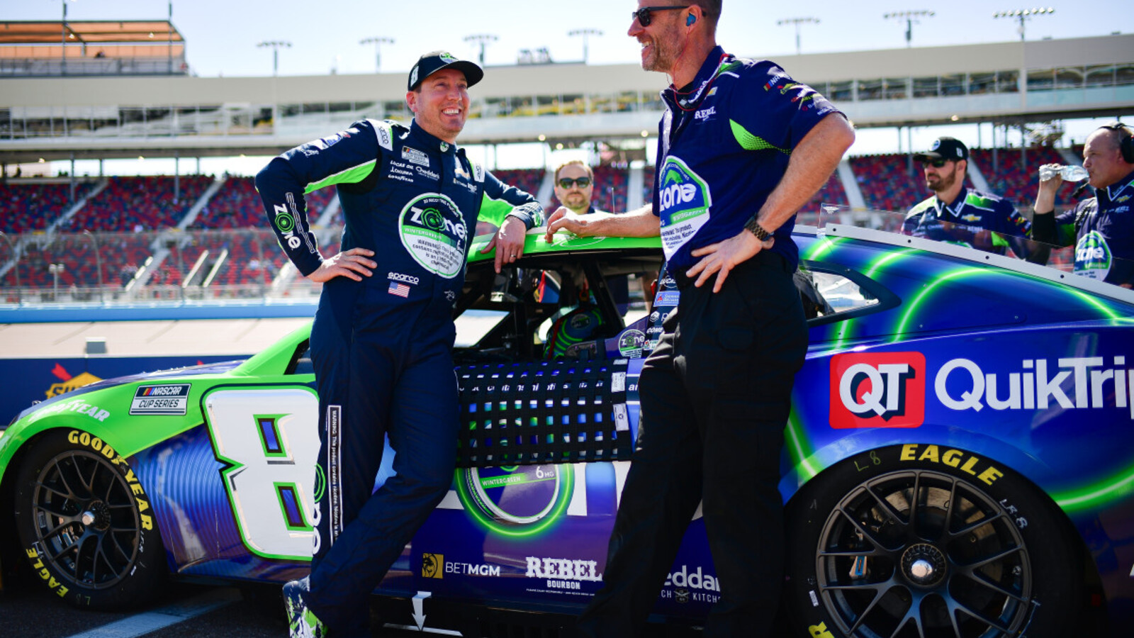 Kyle Busch Pulls Off Another Sneaky Autograph Prank on TV, With Clint ...