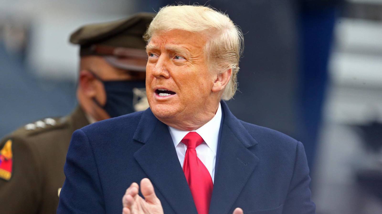 Trump pardons Urlacher's brother in sports betting case | Yardbarker