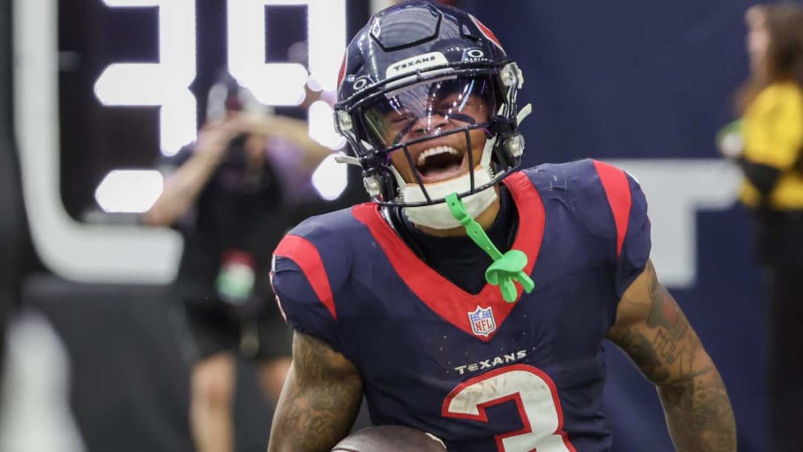 Watch: Houston Texans' WR Tank Dell Looks Phenomenal During Offseason ...