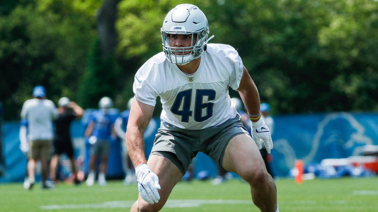 Watch: Lions rookie LB goes viral after getting tackled by fiancee ...