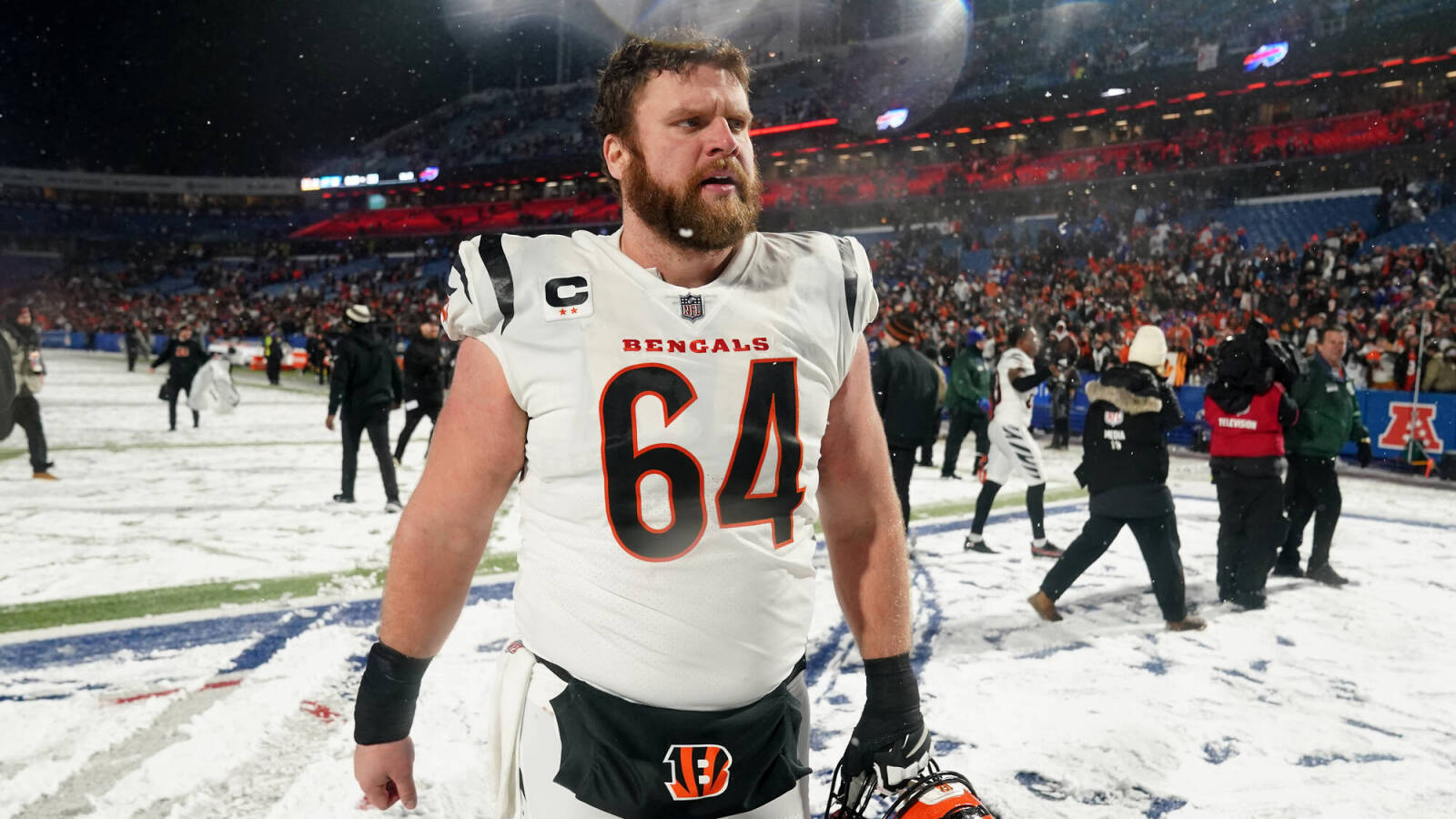 Bengals shore up O-line, extend two-time Super Bowl champion | Yardbarker