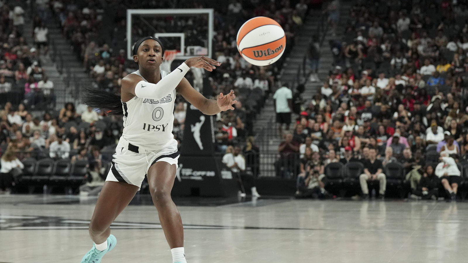 Aces swat Sparks to bounce back fast in 105-78 win | Yardbarker