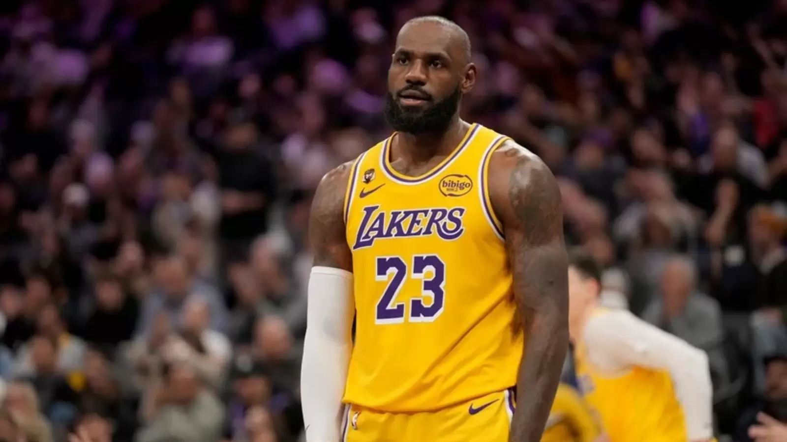 King LeBron James Reigns Supreme: The Real Story Behind the Topps Patch ...