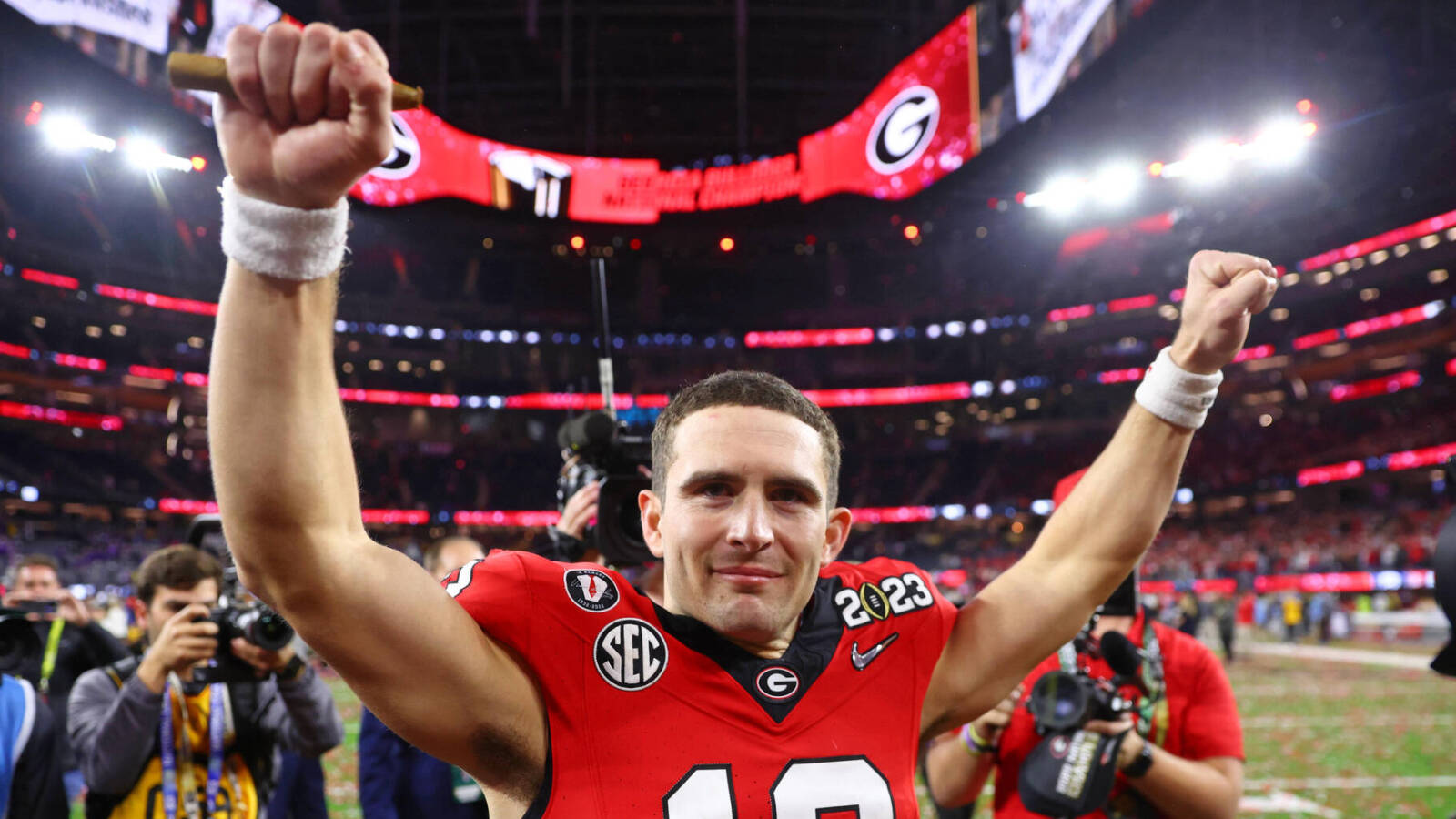 Georgia puts up 589 total yards, 65 points in blowout title game ...
