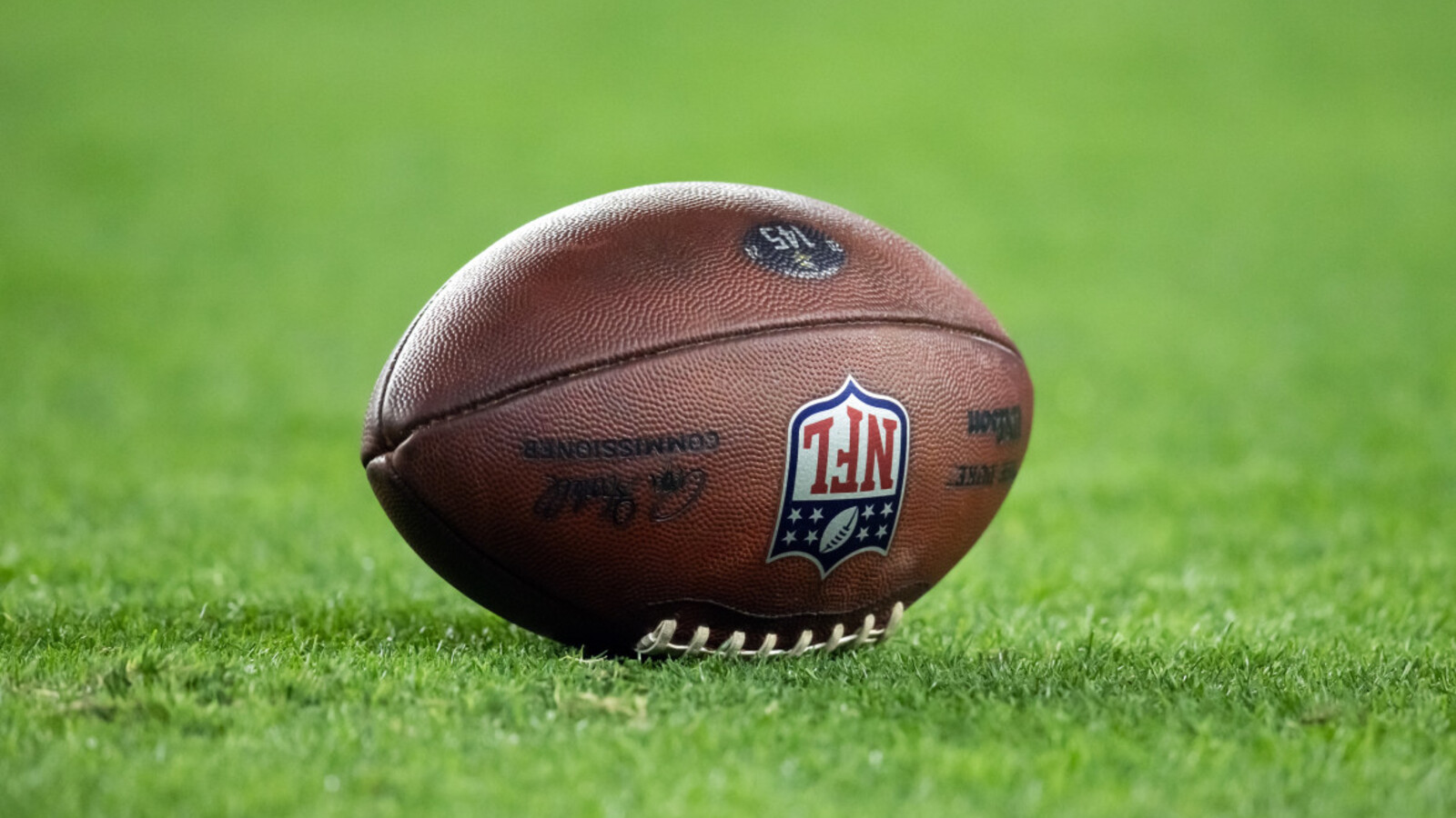 'Alluring' Pro Bowl Defensive End Gaining Interest Ahead of Free Agency ...