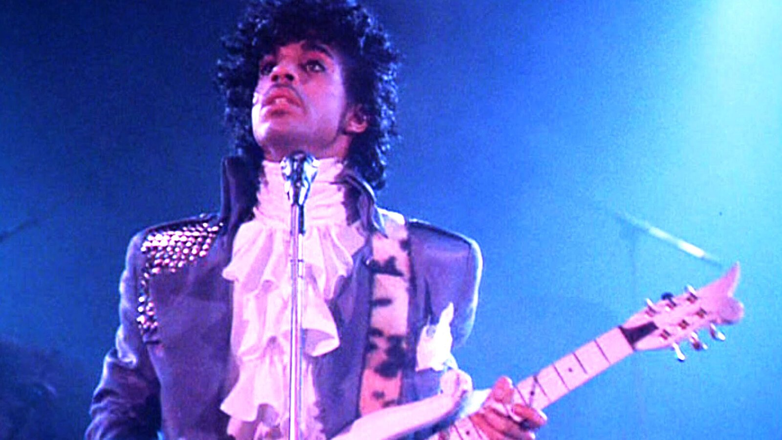 25 famous musicians who play multiple instruments quite well | Yardbarker