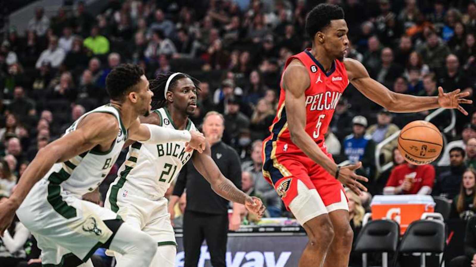 Lakers Reportedly 'Love' All-Defensive Forward Amid Trade Buzz | Yardbarker