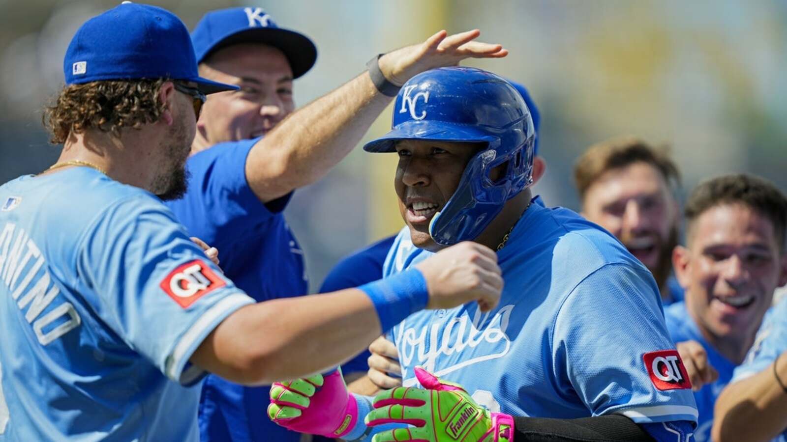 Royals use 9 pitchers to shut out Braves in 10-inning win | Yardbarker