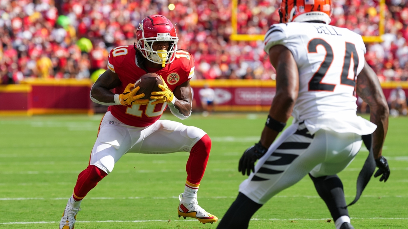 Chiefs put Isiah Pacheco on IR, Kareem Hunt on practice squad | Yardbarker