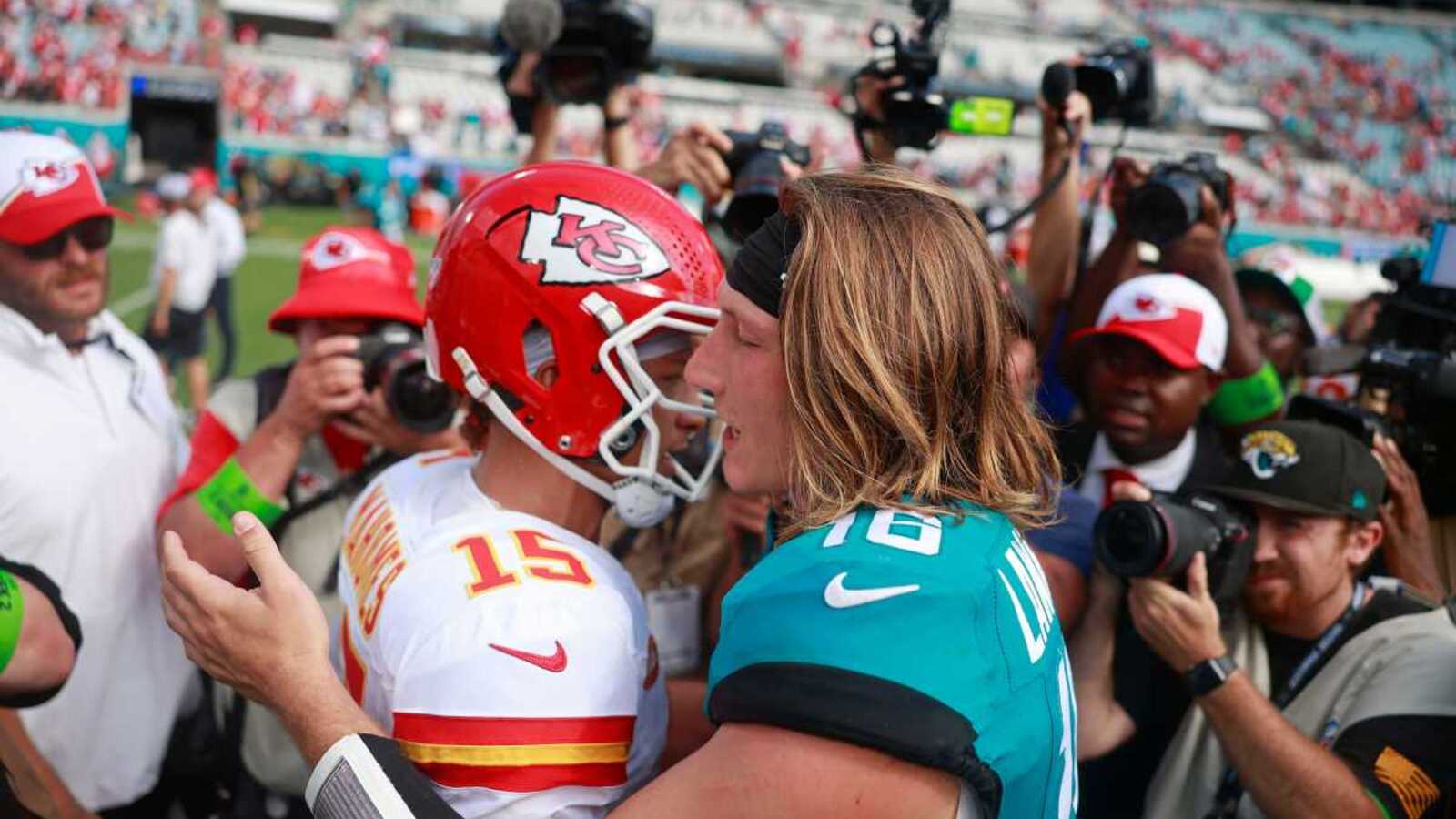 Postgame Handshake Between Patrick Mahomes, Trevor Lawrence Catches ...
