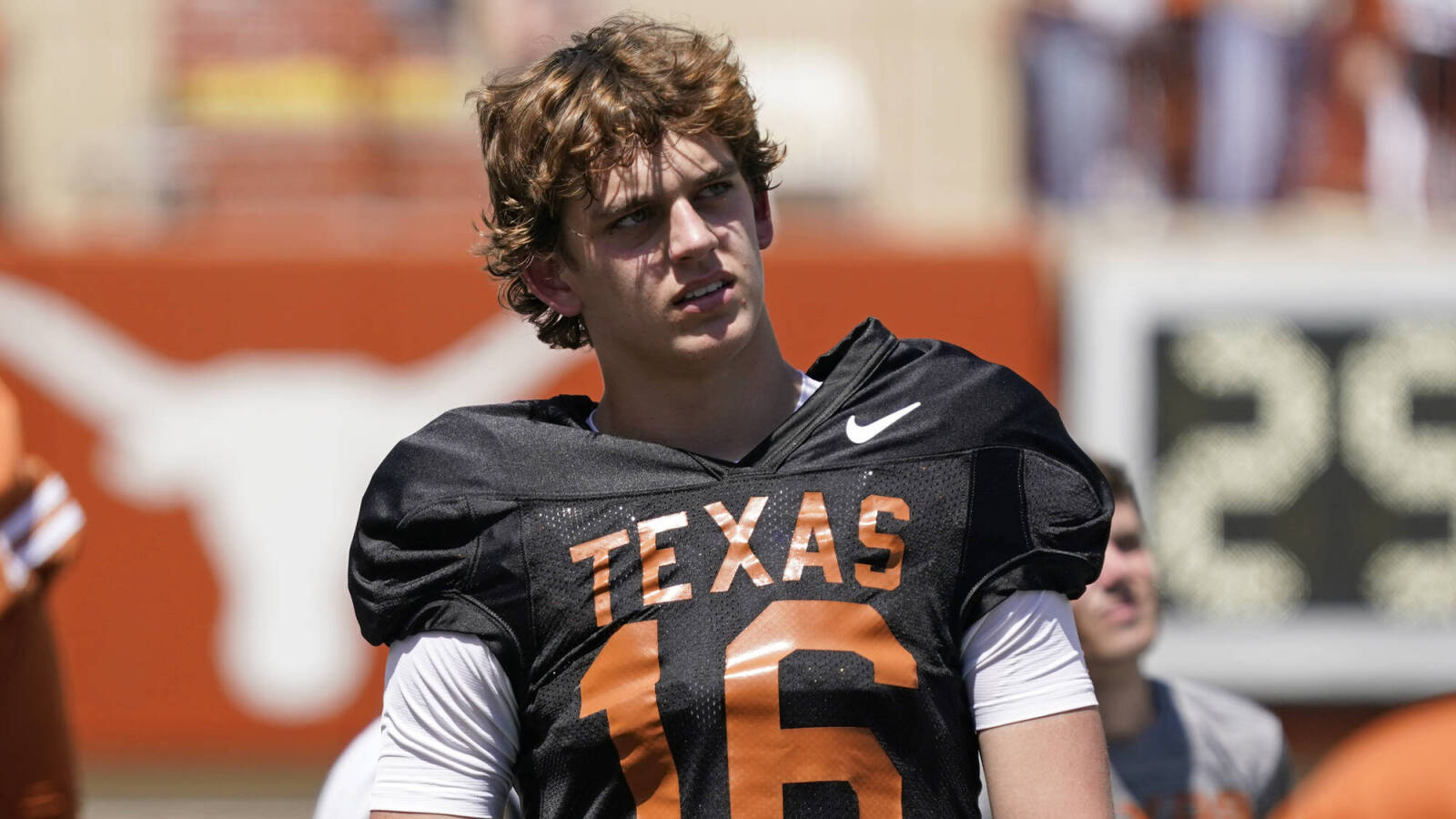Texas HC tight-lipped on whether or not Arch Manning will play against ...