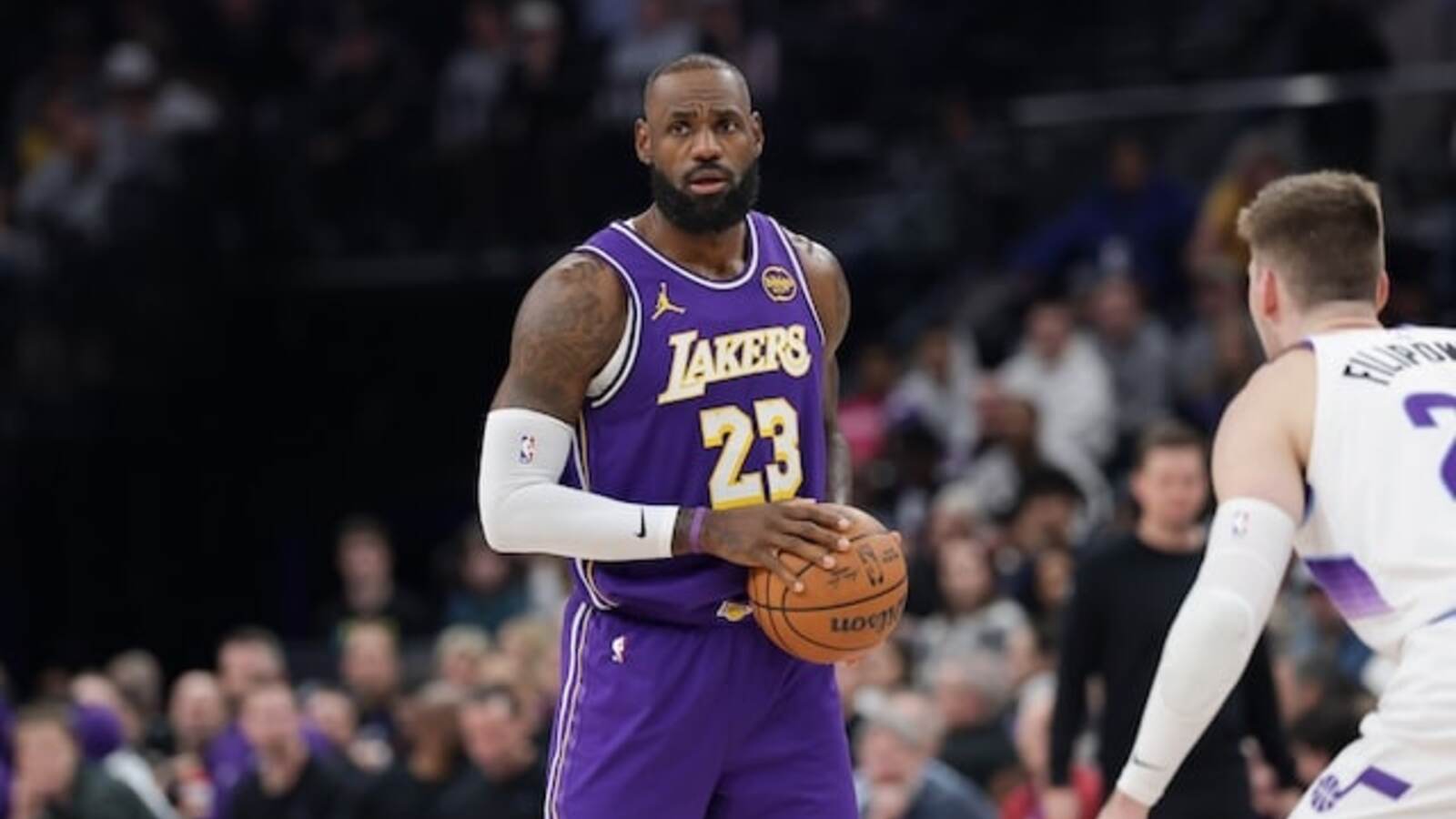 LeBron James ‘Dodged A Bullet’ With Knee Injury Scare In Lakers Win ...