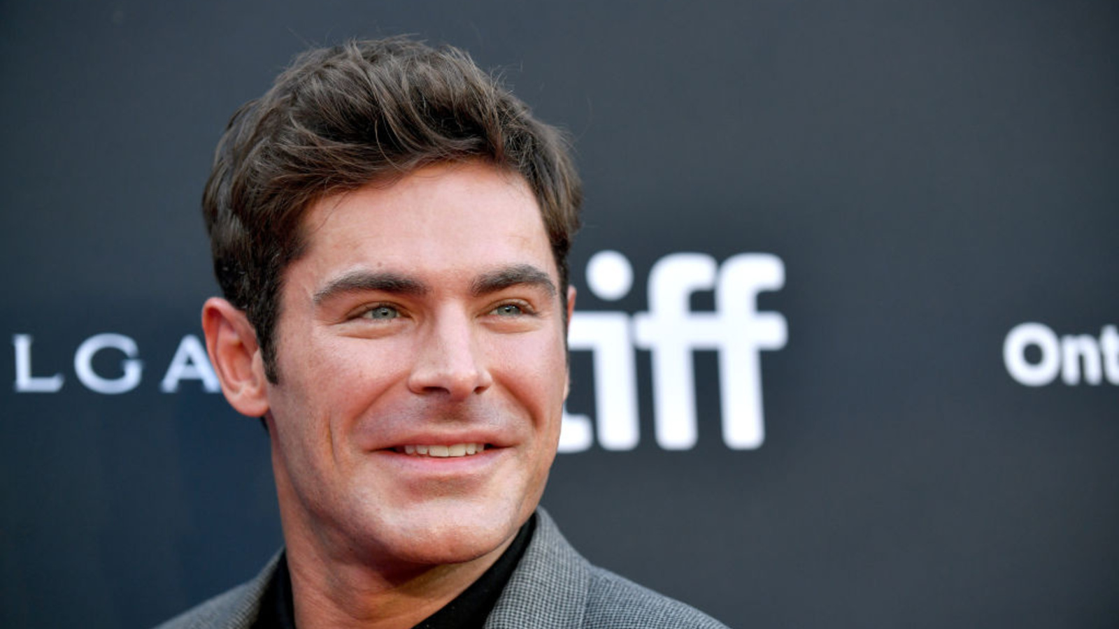 Zac Efron Makes Low-Key Return to Public Eye at NFL Game in ...