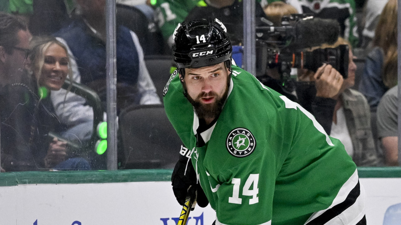 Stars make flurry of roster moves prior to season opener | Yardbarker