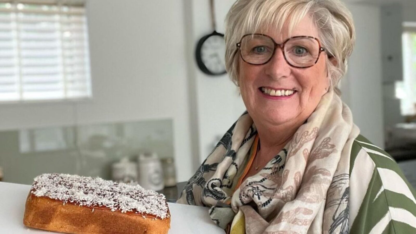 Dawn Hollyoak, ‘Great British Bake Off’ Contestant, Dies at 61 | Yardbarker