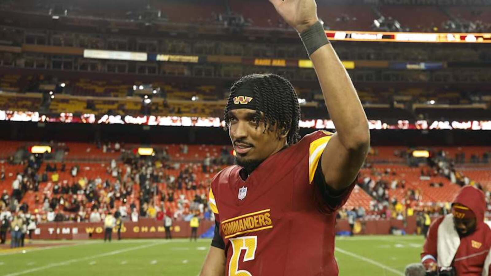 Commanders’ Jayden Daniels Breaks NFL Rookie Quarterback Record | Yardbarker