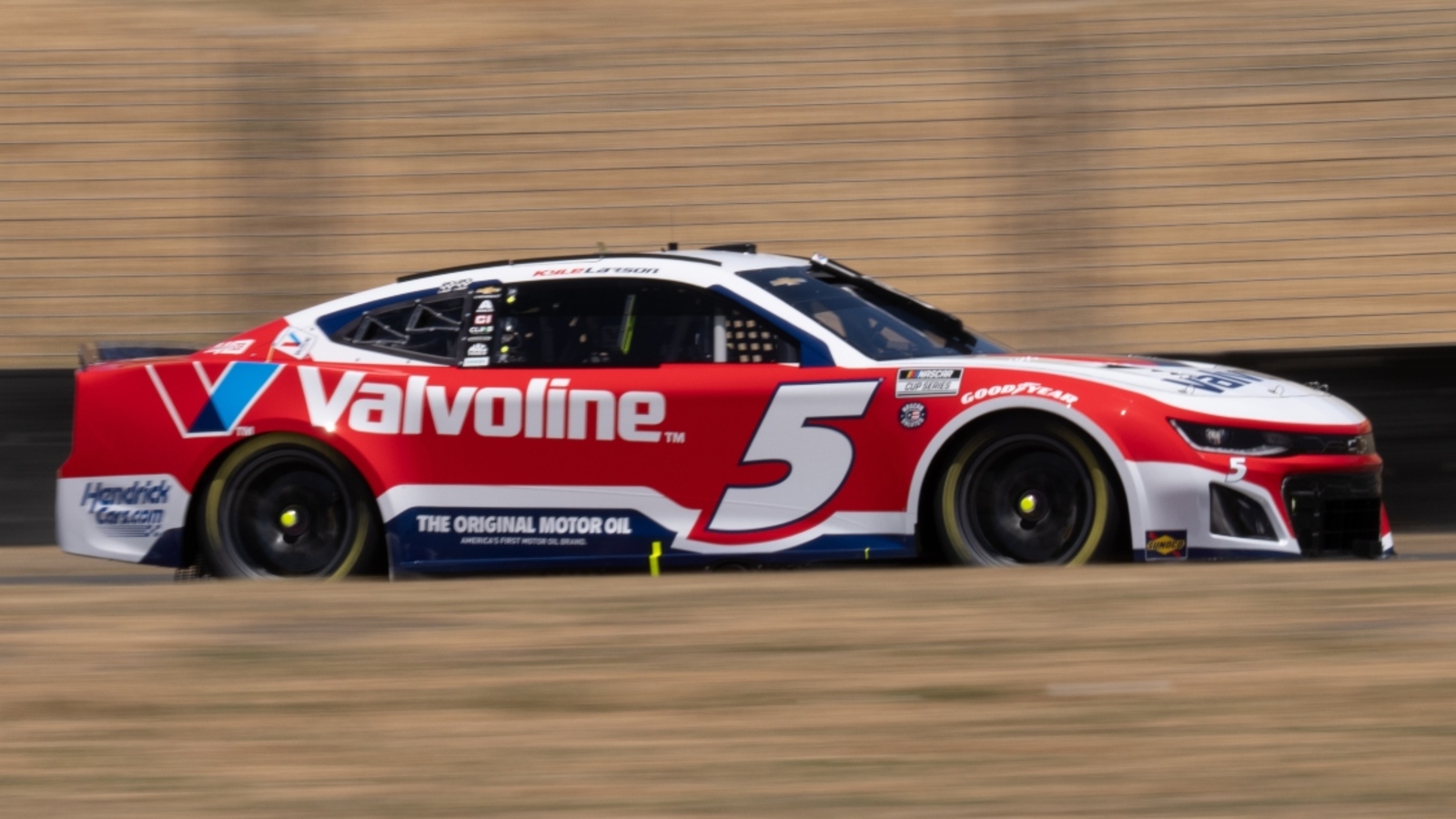 Kyle Larson bests Martin Truex Jr. to win Toyota/Save Mart 350 at ...