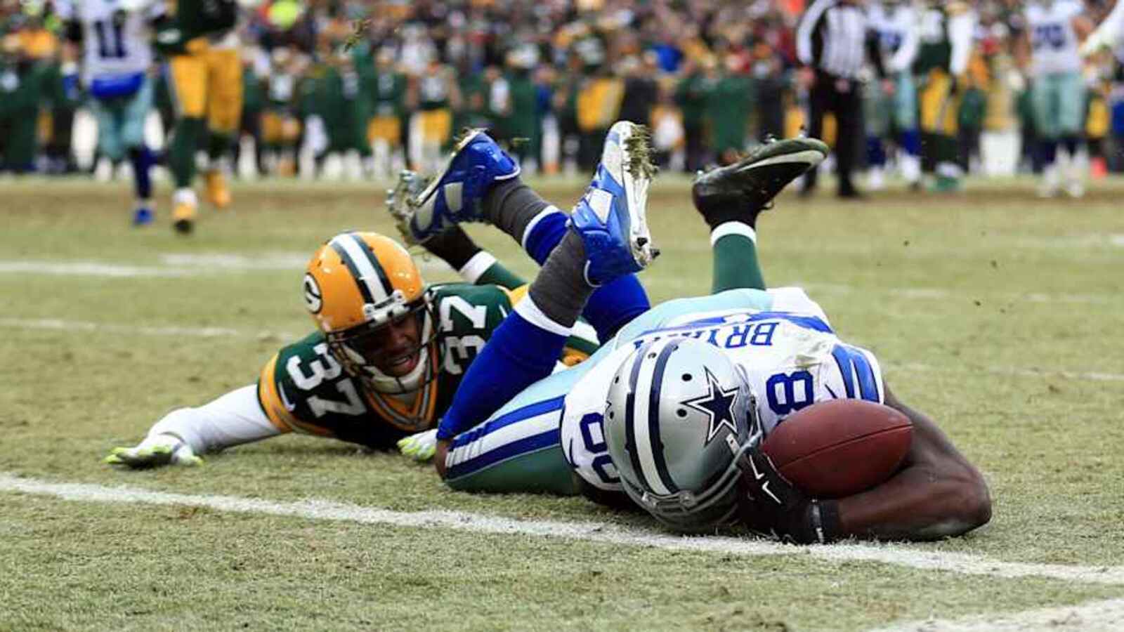Dez Bryant still isn't over the 'Dez caught it' moment, calls out NFL ...