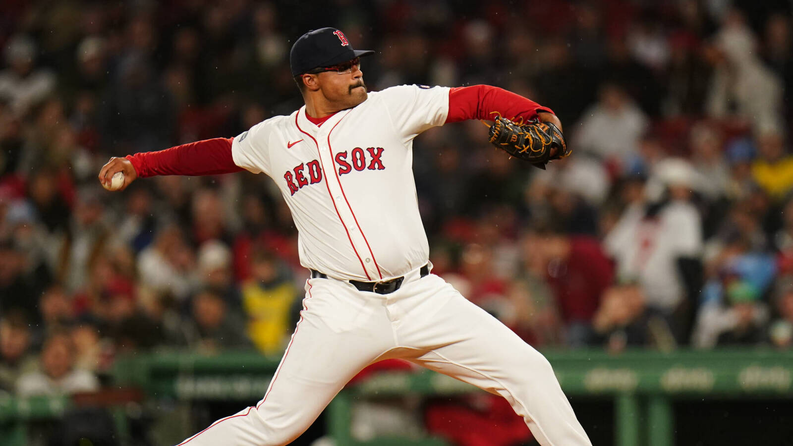 Red Sox place second baseman, reliever on IL | Yardbarker