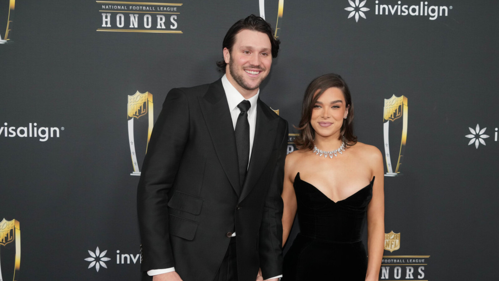 Hailee Steinfelds Immediate Reaction To Josh Allen Winning Nfl Mvp Yardbarker