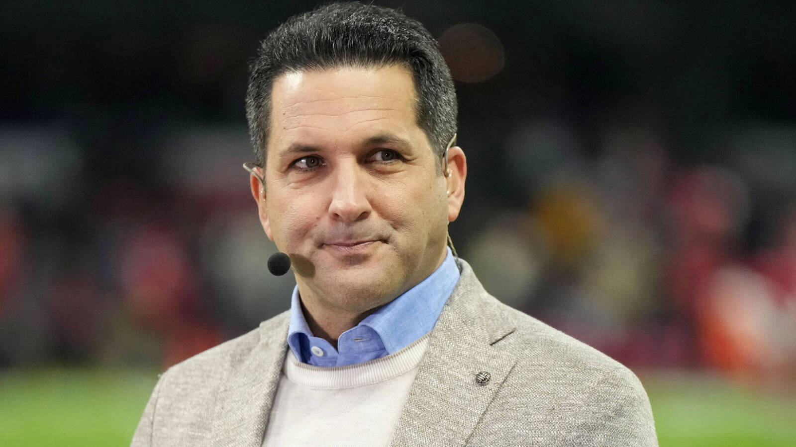 Adam Schefter addresses viral text message from Aaron Rodgers | Yardbarker