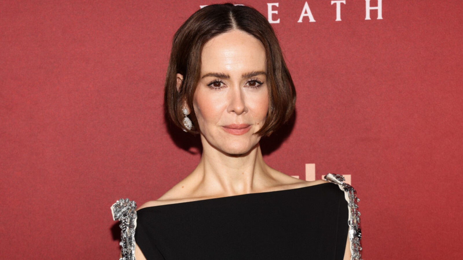 Sarah Paulson spat potato chip in Kim Kardashian's eye | Yardbarker