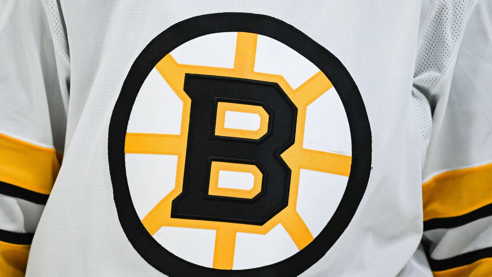 Bruins to part ways with assistant coach Jay Leach | Yardbarker