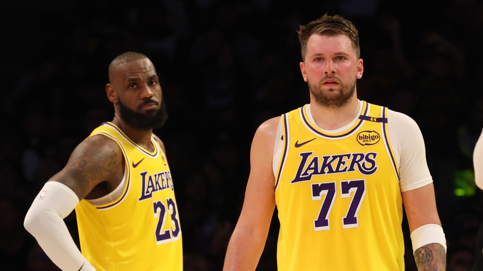 Watch: LeBron shows off connection with Luka vs. Hornets | Yardbarker