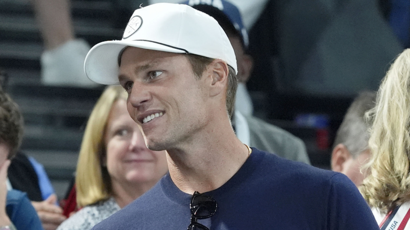 Media insider previews how Tom Brady will do as broadcaster | Yardbarker