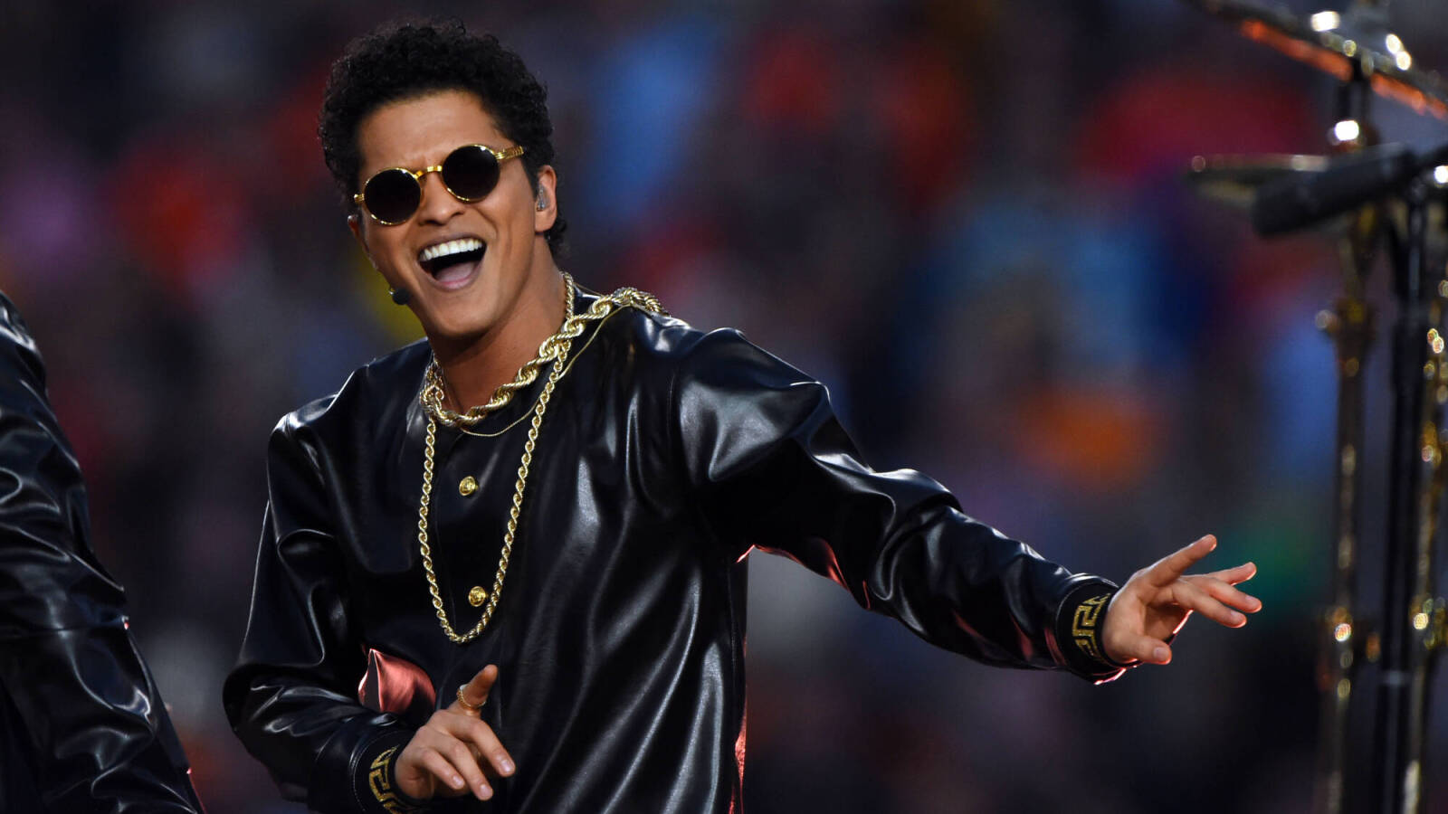 20 memorable songs dealing with magic | Yardbarker