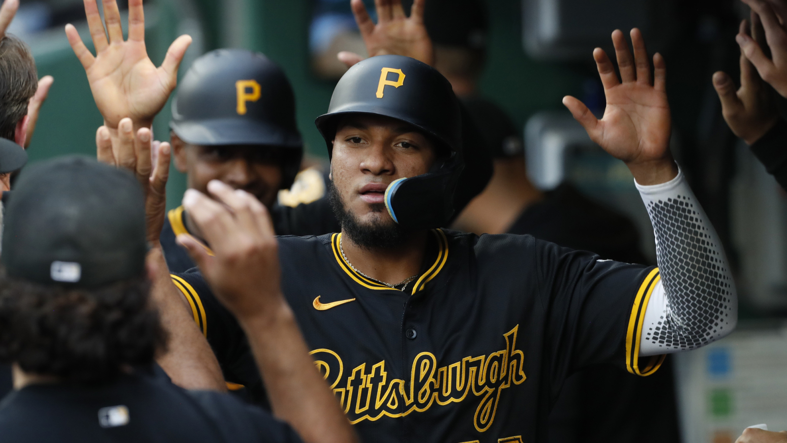 Pirates Outright Edward Olivares | Yardbarker