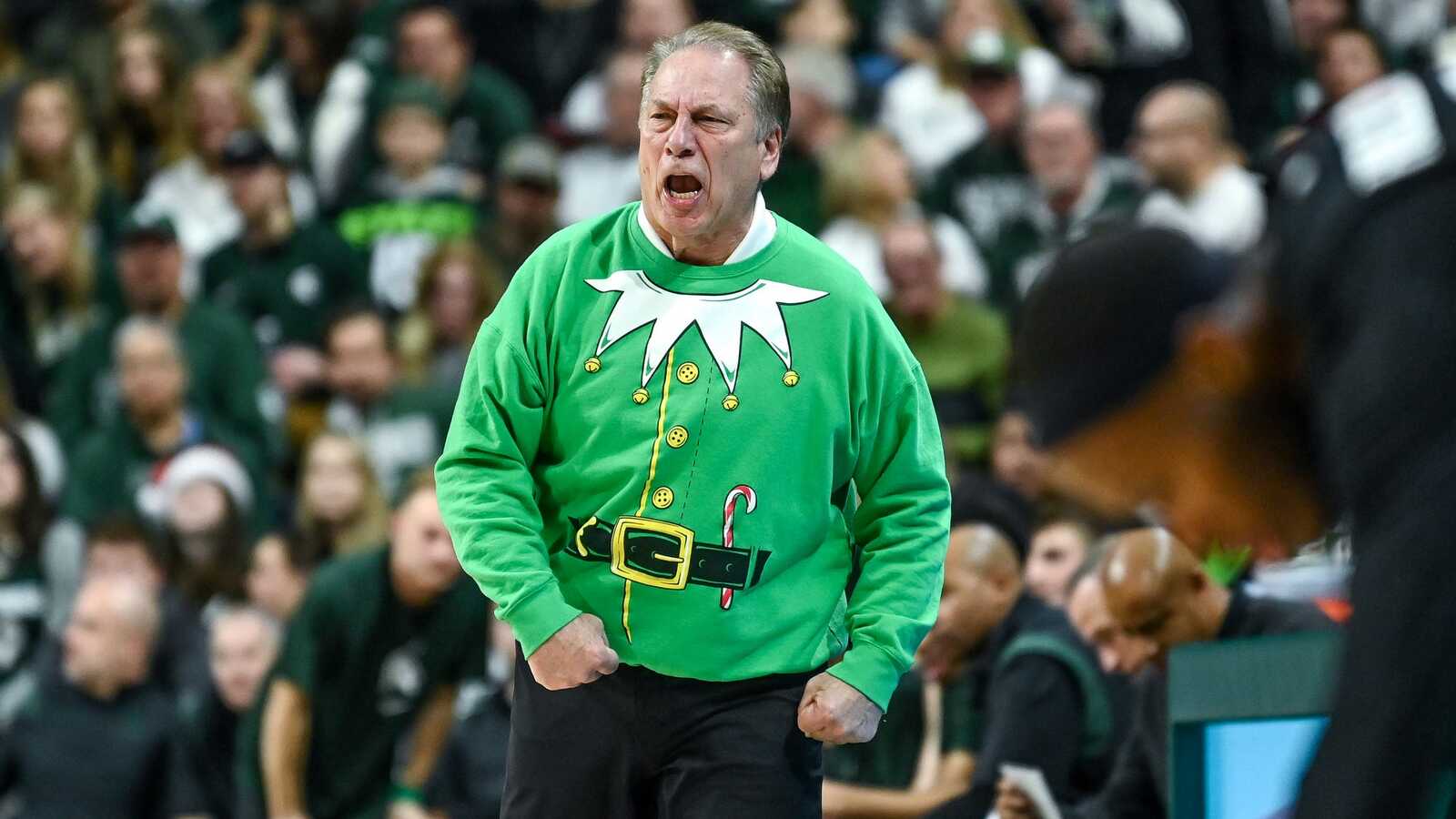 Watch: Tom Izzo receives the most festive technical foul | Yardbarker
