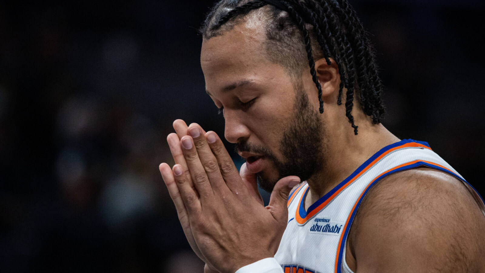 Jalen Brunson Goes Down With Apparent Injury in Knicks-Pistons, Later ...