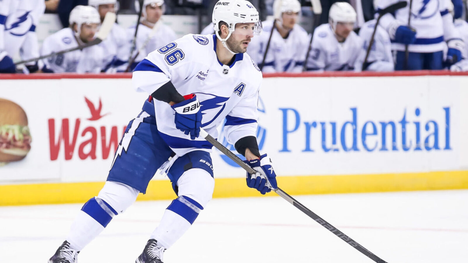 Lightning Snap Red Wings’ 7-Game Win Streak in Barn Burner | Yardbarker