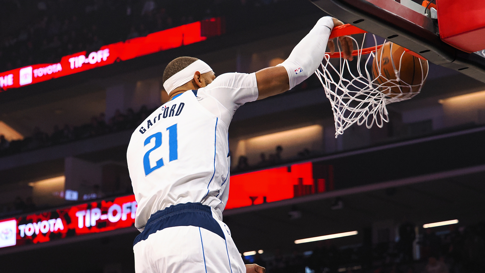 Report: Hawks express interest in Mavericks’ Daniel Gafford | Yardbarker