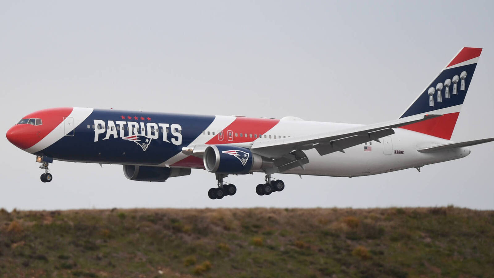 Patriots lend team plane to Virginia football for player funerals ...