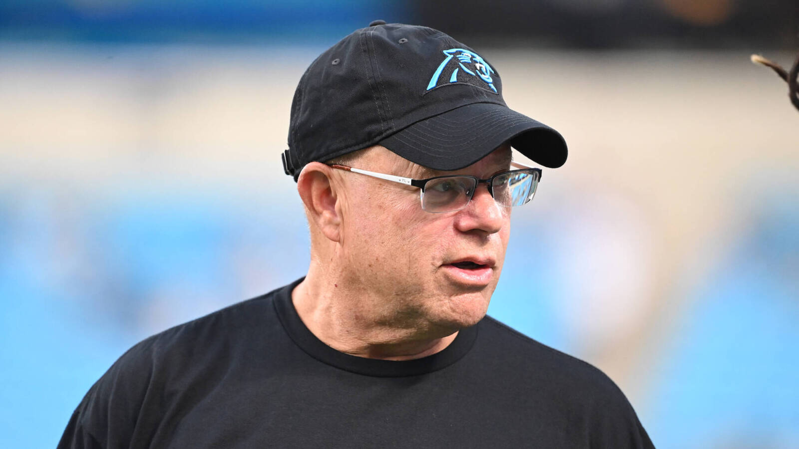 Panthers owner appears to throw drink at Jaguars fan | Yardbarker