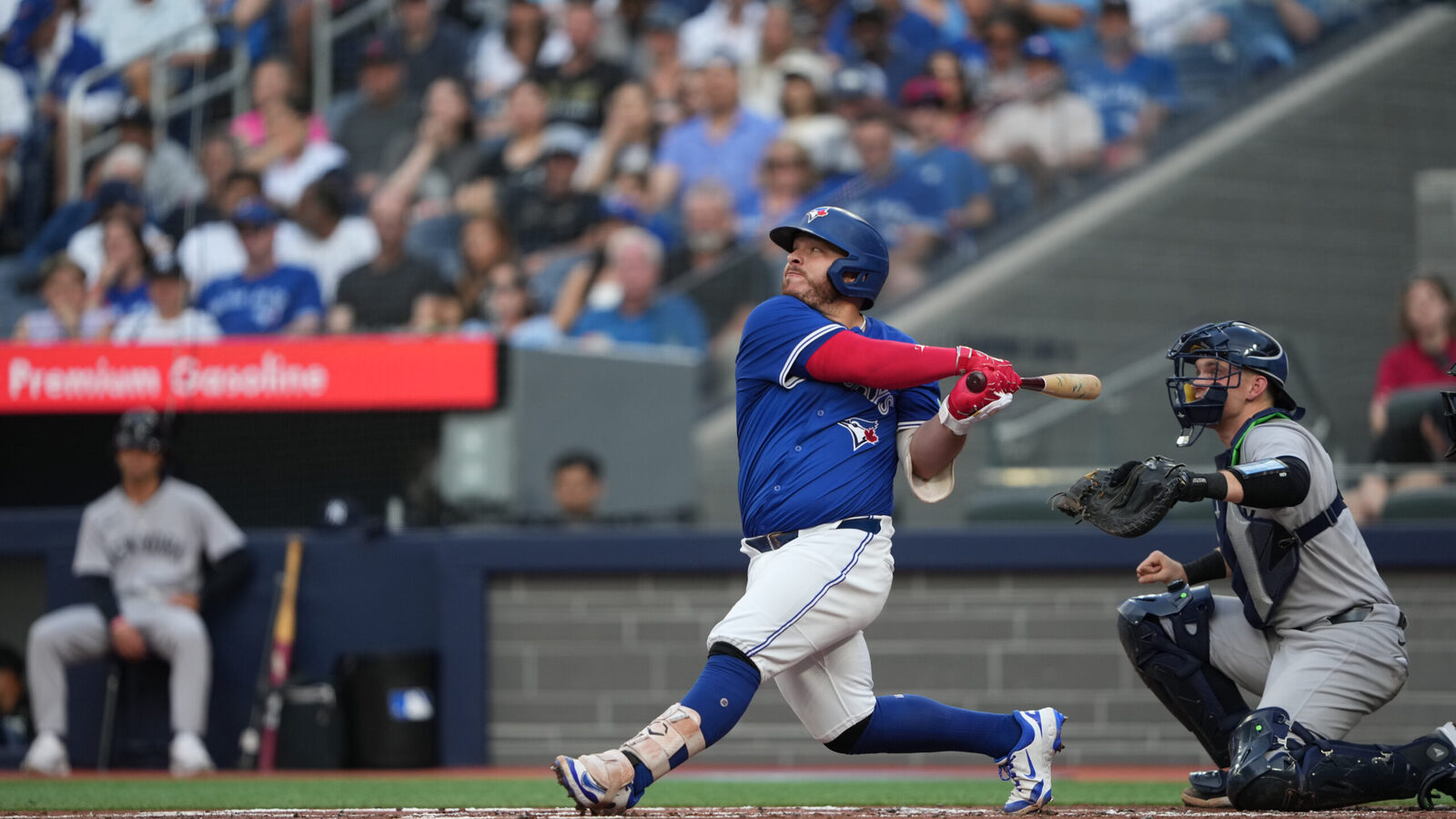 Instant Reaction: Blue Jays top Yankees 11-9 in wild game to draw even ...