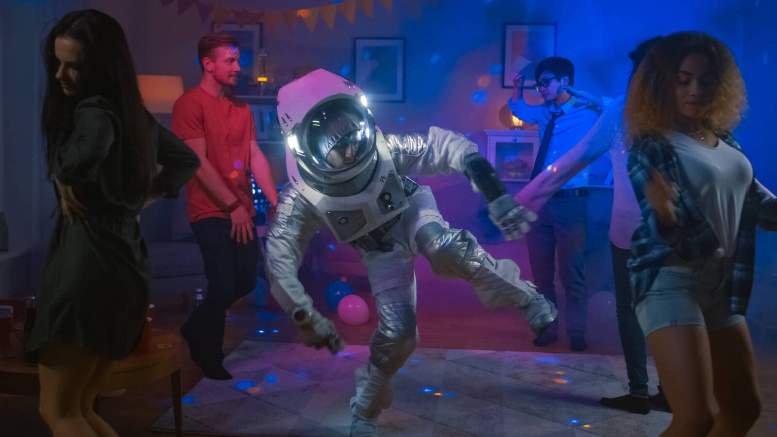 18 tips for throwing the perfect house party | Yardbarker