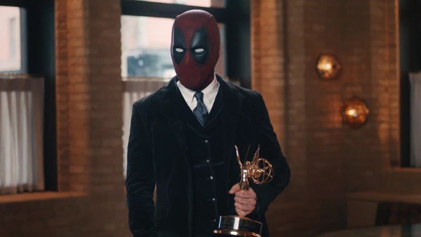 Deadpool Accepts Emmy for Ryan Reynolds’ WELCOME TO WREXHAM | Yardbarker