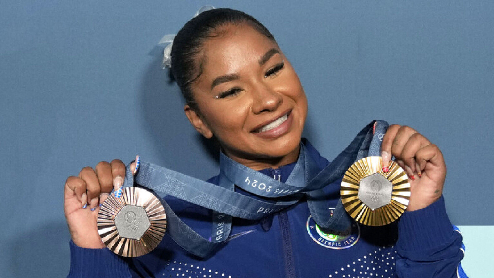 Olympics Day 17: U.S. hoops golden again, Jordan Chiles update | Yardbarker