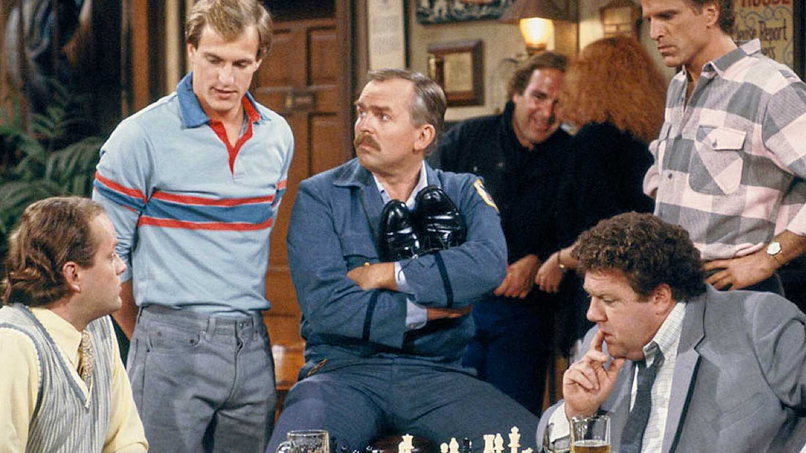 The 20 most memorable sitcom bars and restaurants | Yardbarker