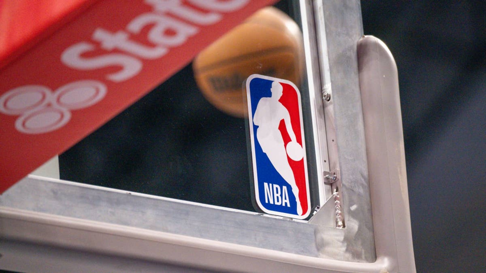 Tributes Pour In After NBA Announcer Dies Suddenly at 59 | Yardbarker