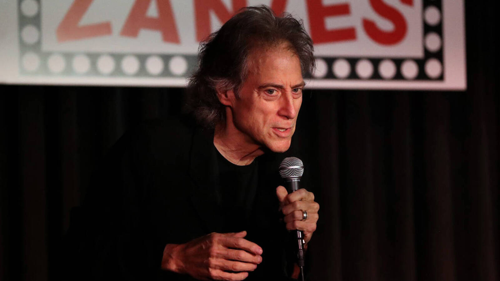 Sports world pays tribute to Richard Lewis | Yardbarker