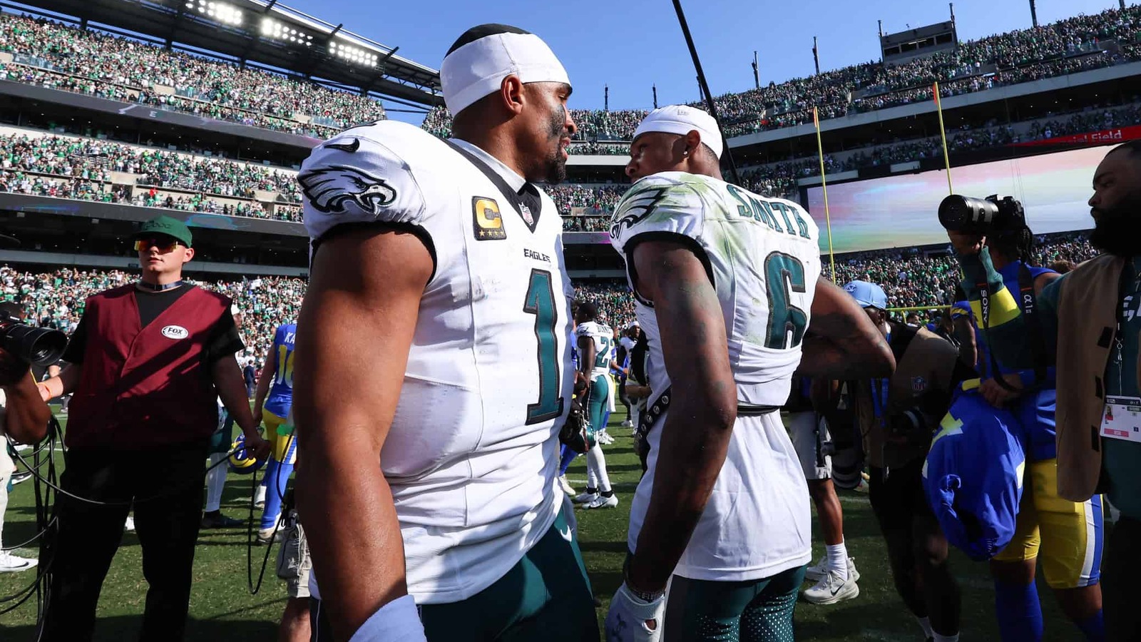 Philadelphia Eagles vs Tampa Bay Buccaneers Week 4 DFS Showdown, September 28, 2025 | Yardbarker